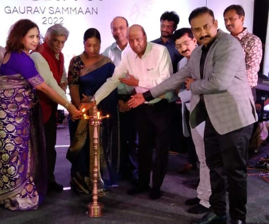 काशी वैश्विक गौरव सम्मान समारोह में मेयर मृदुला बोलीं- नारी शक्ति आगे ...