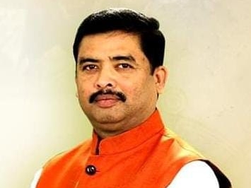 MP Santosh Kushwaha went to Canada to attend parliamentary conference ...