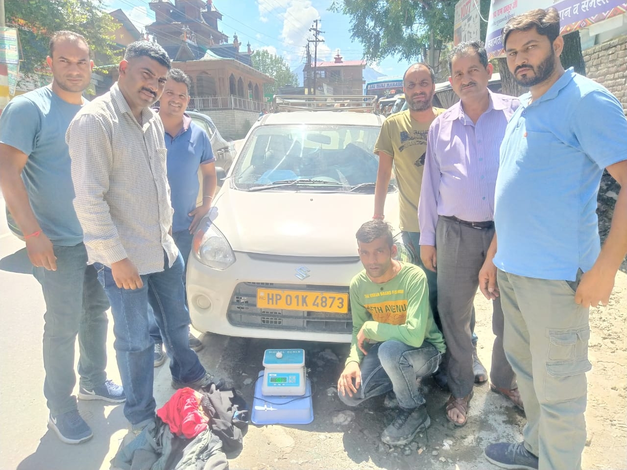 Youth arrested with patch in Bhuntar of Kullu | कुल्लू के भुंतर में युवक चिट्‌टे के साथ गिरफ्तार ...