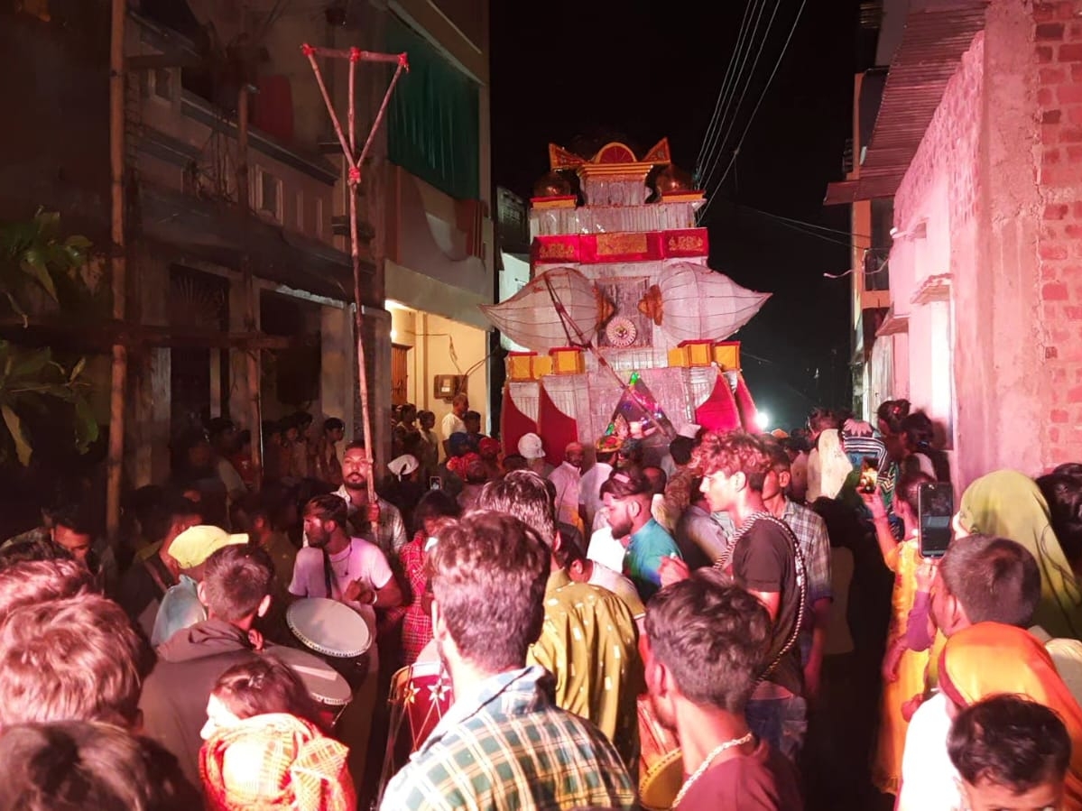 Sehra decorated in the form of Balaji Hanuman temple, became the center ...