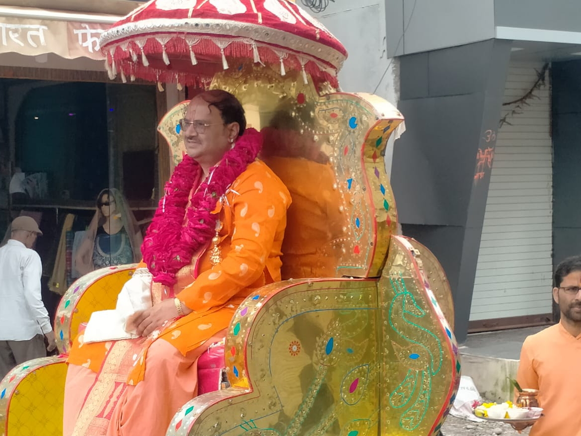 Kalash and Pothi Yatra out for Shrimad Bhagwat story, liberates from ...