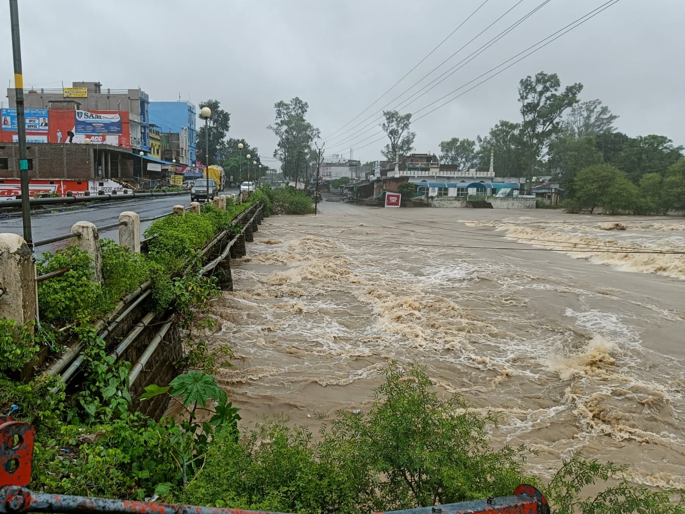 Bina river in spate, water filled in the houses of half a dozen wards ...