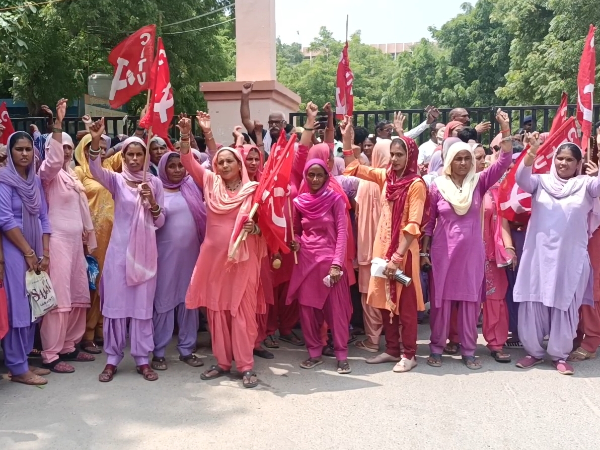 Memorandum submitted to the Chief Minister in the Mini Secretariat ...