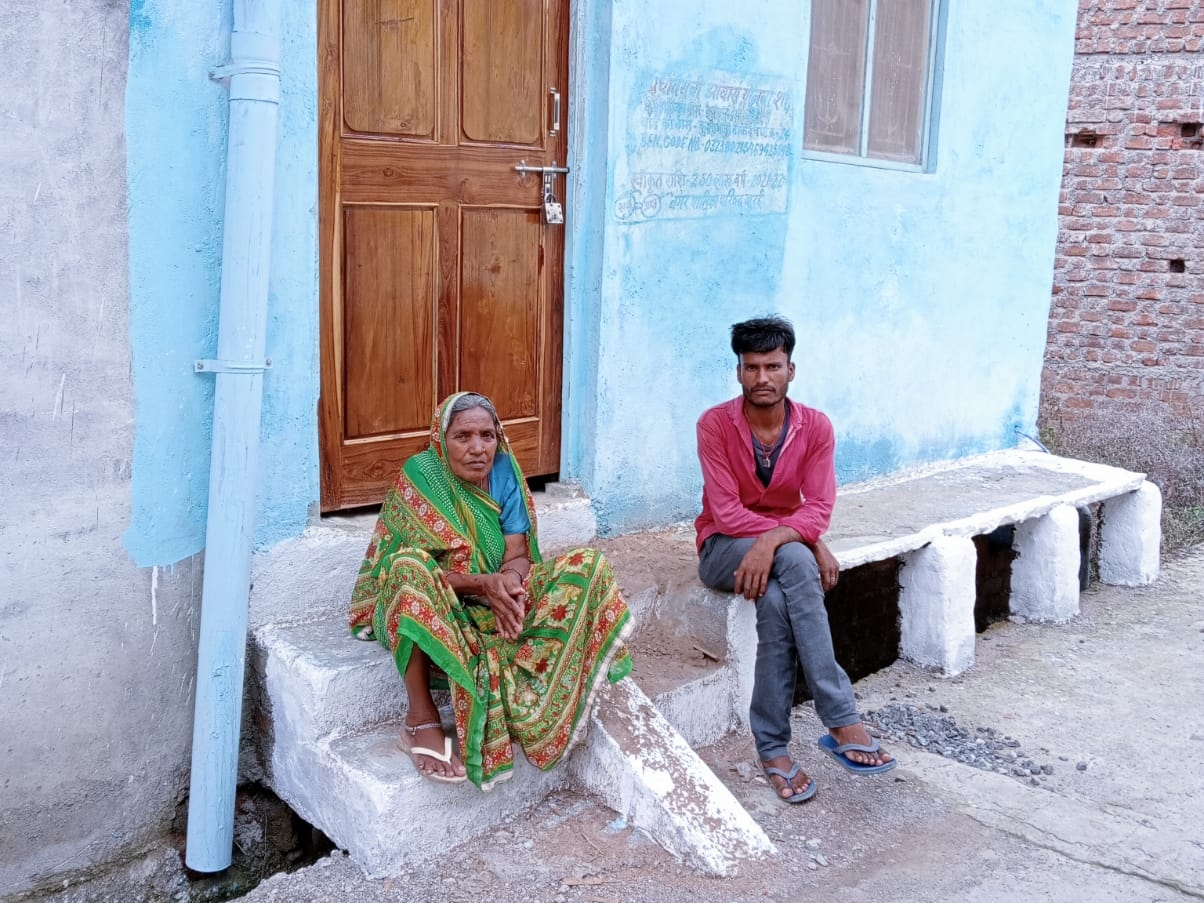 Got his house built after signing the documents, took out Rs 2.5 lakh ...