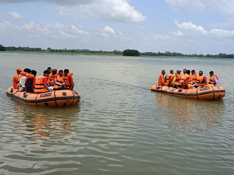 Information given about first aid and first aid to the people trapped ...