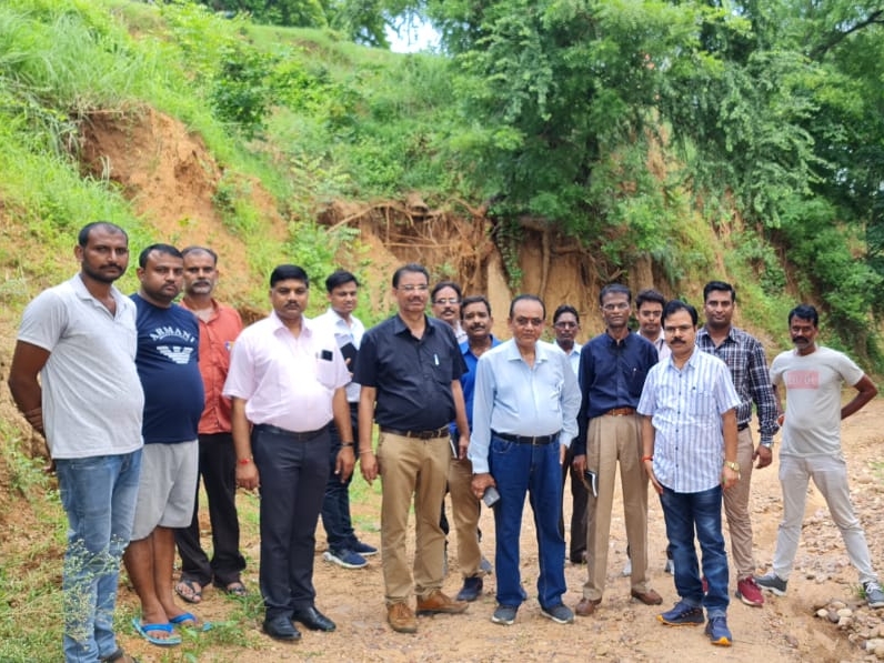 Collector gave instructions to inspect the water source in the villages ...