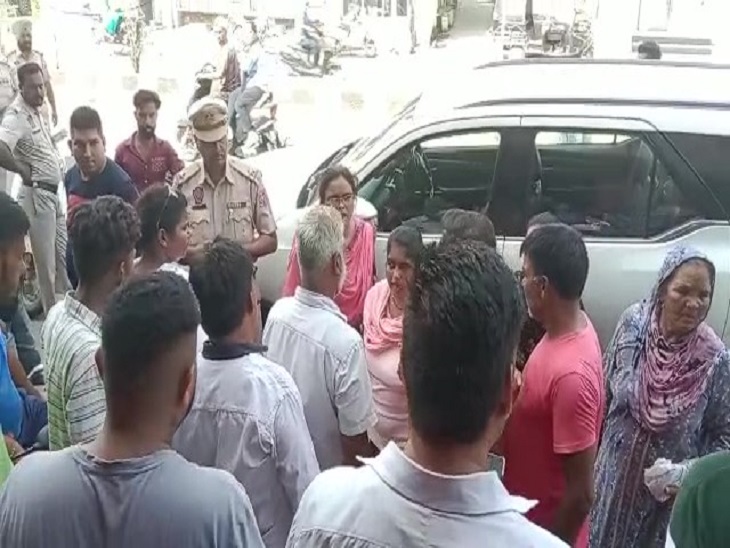 After Death Of Newly Born Baby Ruckus In Navjeevan Hospital Jalandhar ...