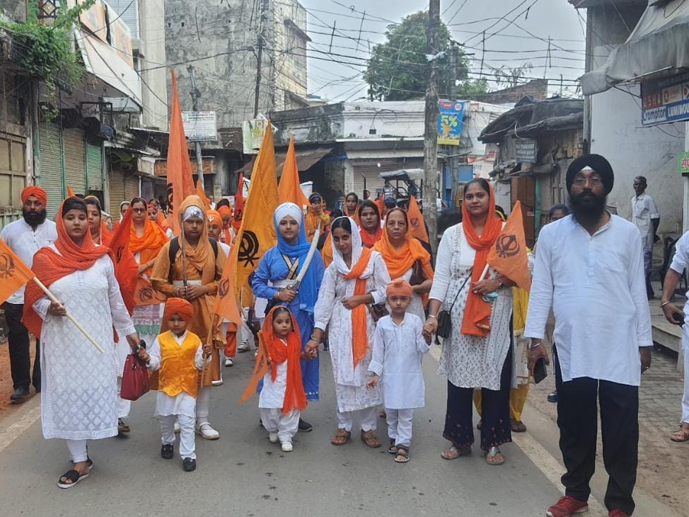 Sikh girls became the center of attraction, people made prasad in ...