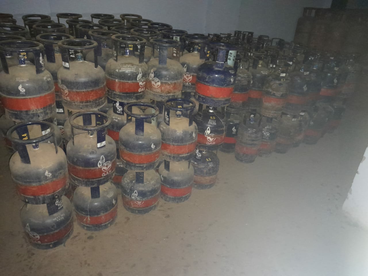 Agency's trouble becomes dump cylinders at warehouses, domestic gas ...