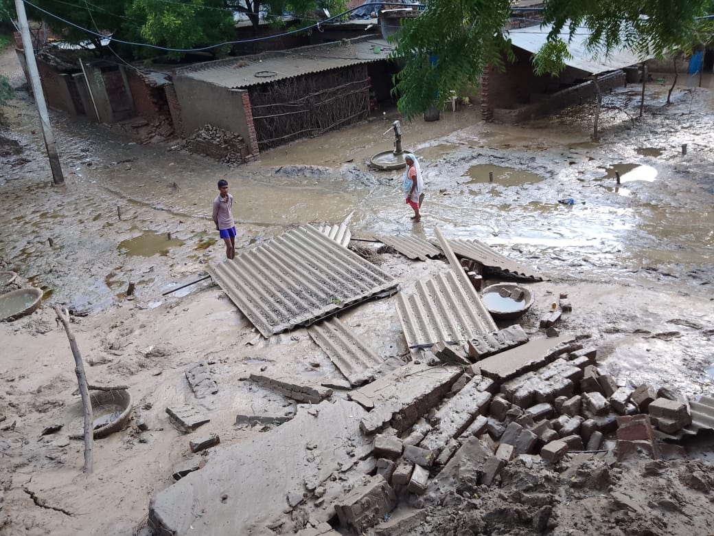 The family kept crying as the house collapsed in front of their eyes ...