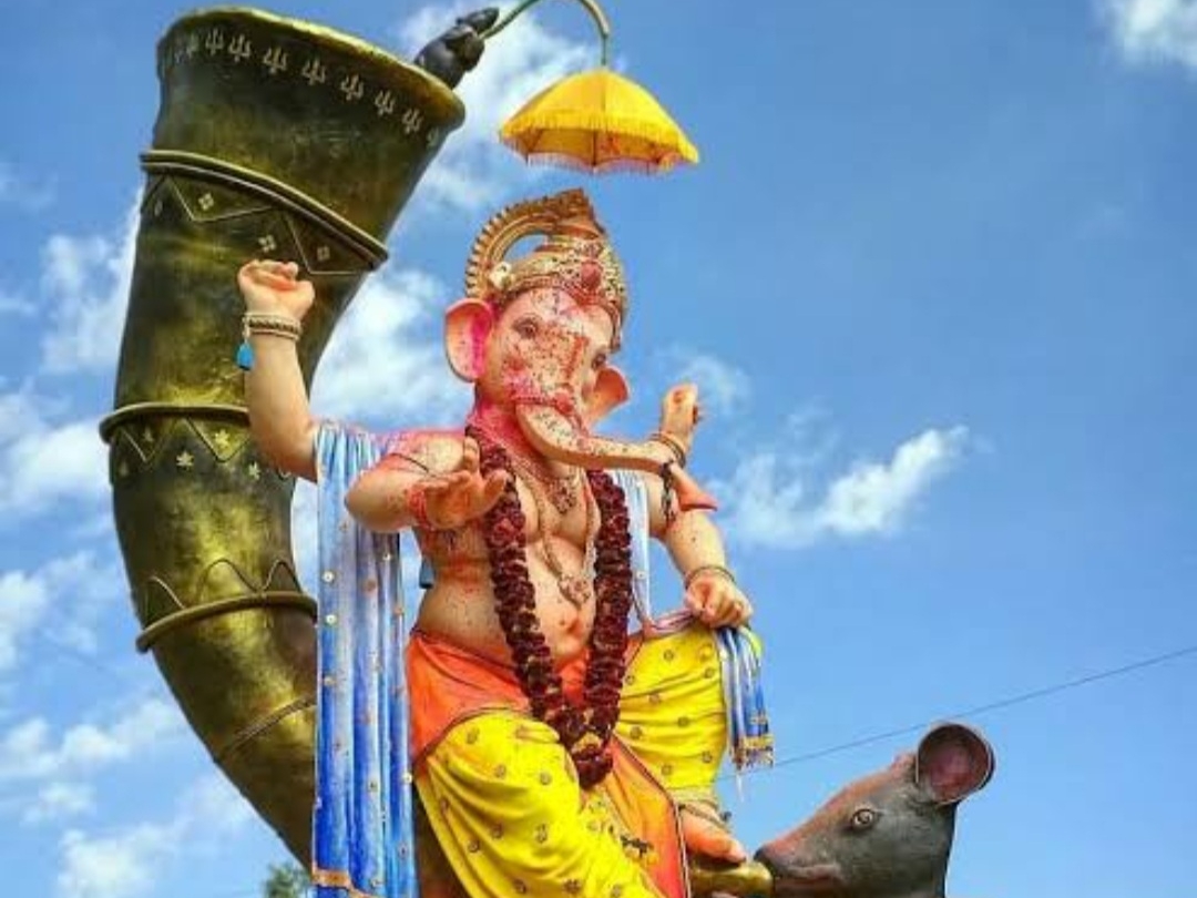 Continuation going on for 33 years, ten feet high statue being ready ...