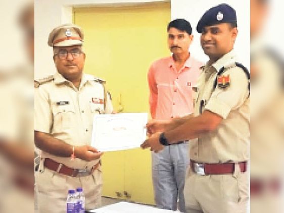 SDRF team left, SP honored | सम्मान समारोह: एसडीआरएफ टीम रवाना एसपी ने ...