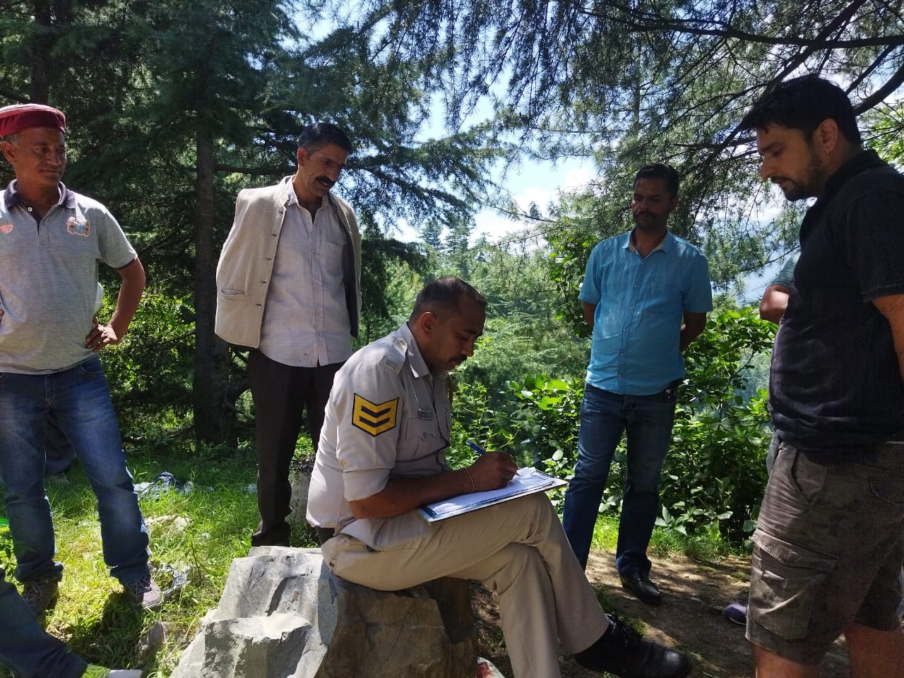 Kullu: 9 thousand fine for throwing garbage in the open | खुले में ...