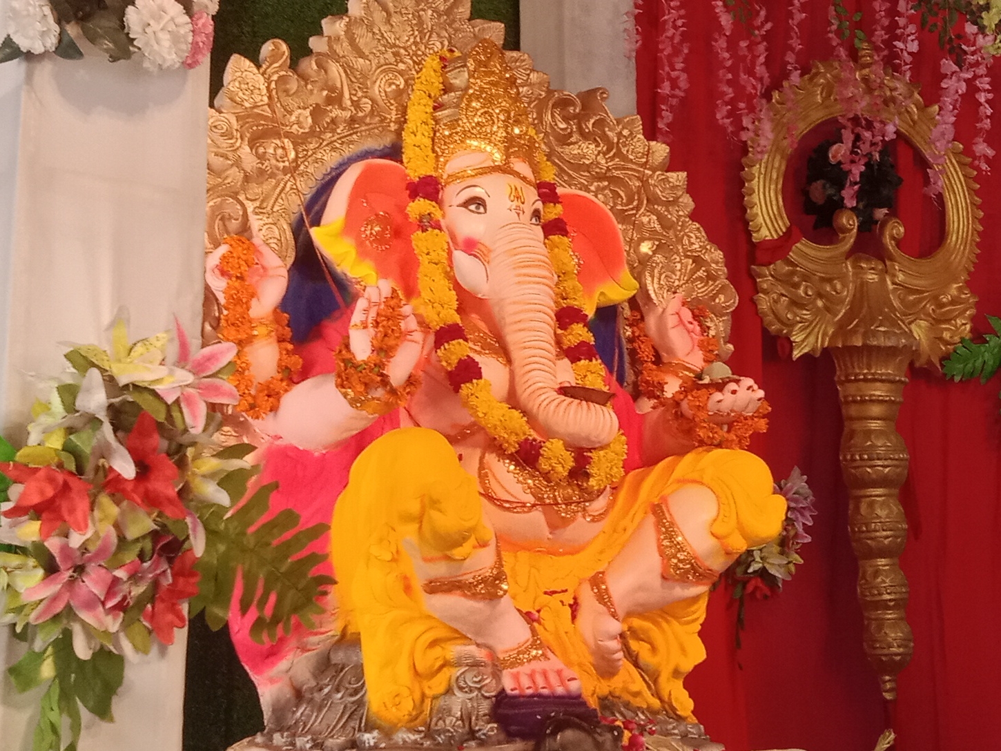 Lord Ganesha's milk ceremony will be held tomorrow morning, many ...