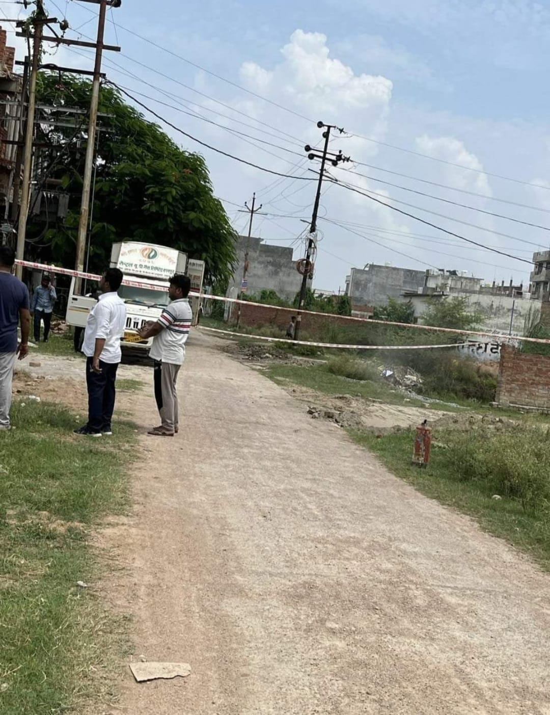 The drain was being dug over the main gas pipeline, supply of 300 ...