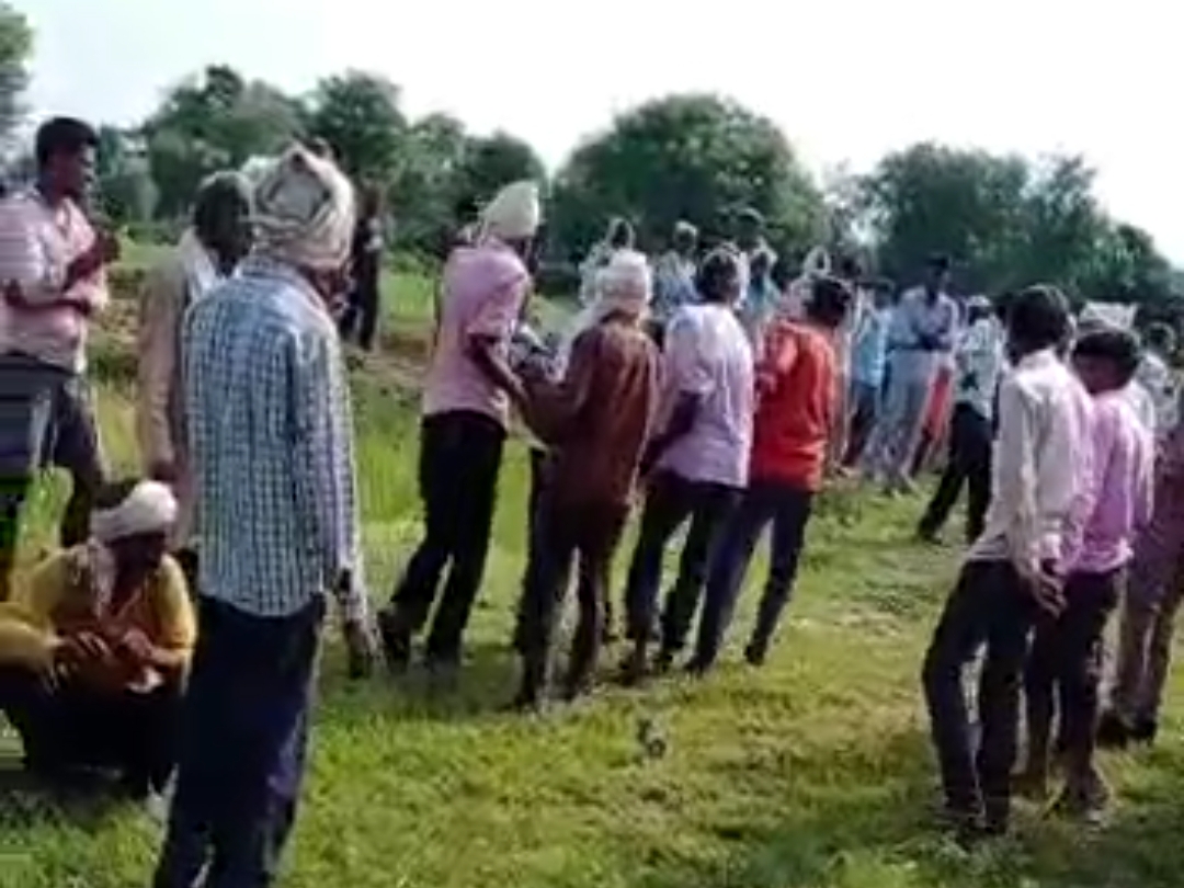 Had gone missing a day ago, had taken animals on the farm | ललितपुर में ...