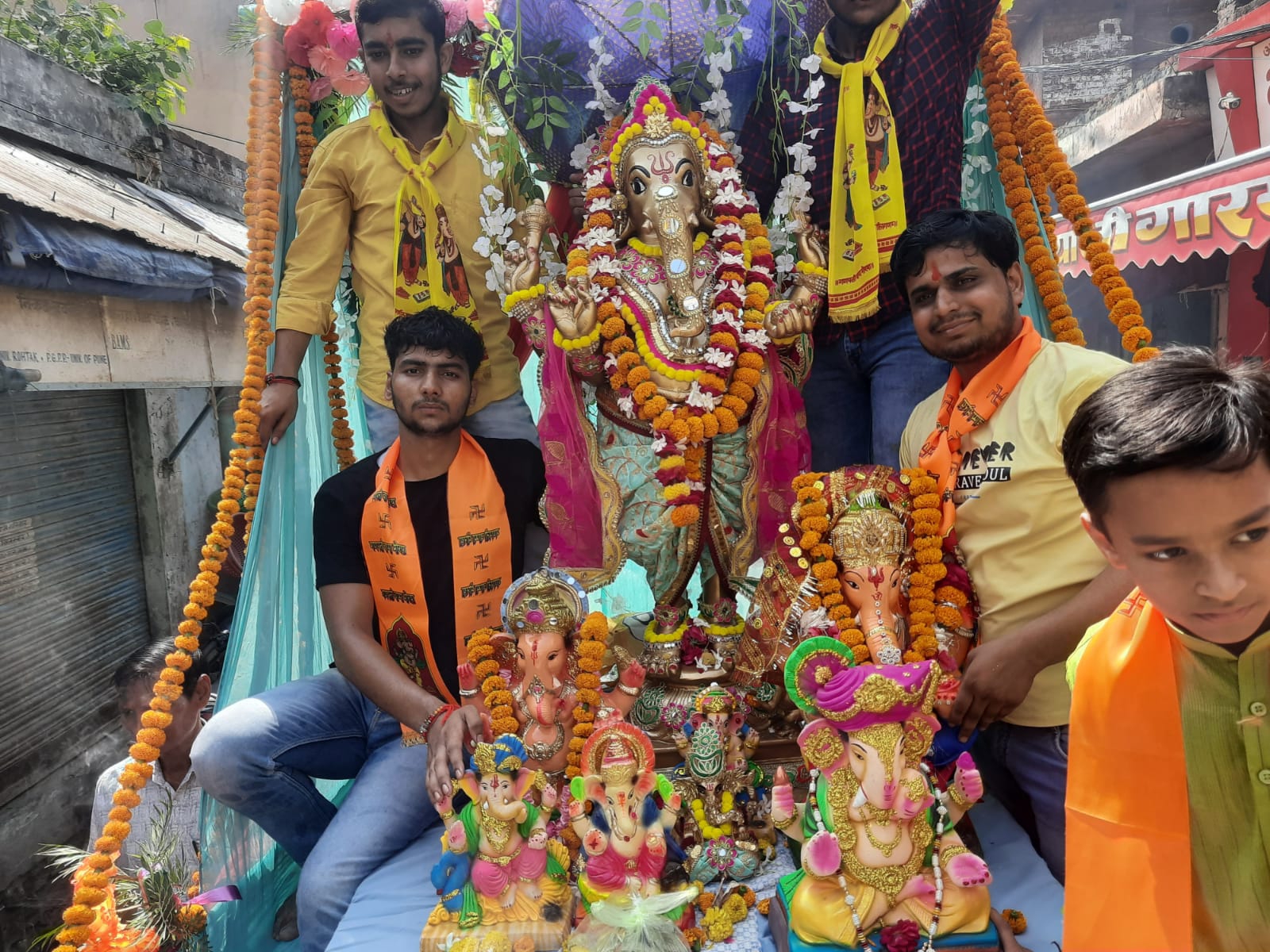 Ganesh Chaturthi celebrated with pomp in Anupshahr, procession took ...
