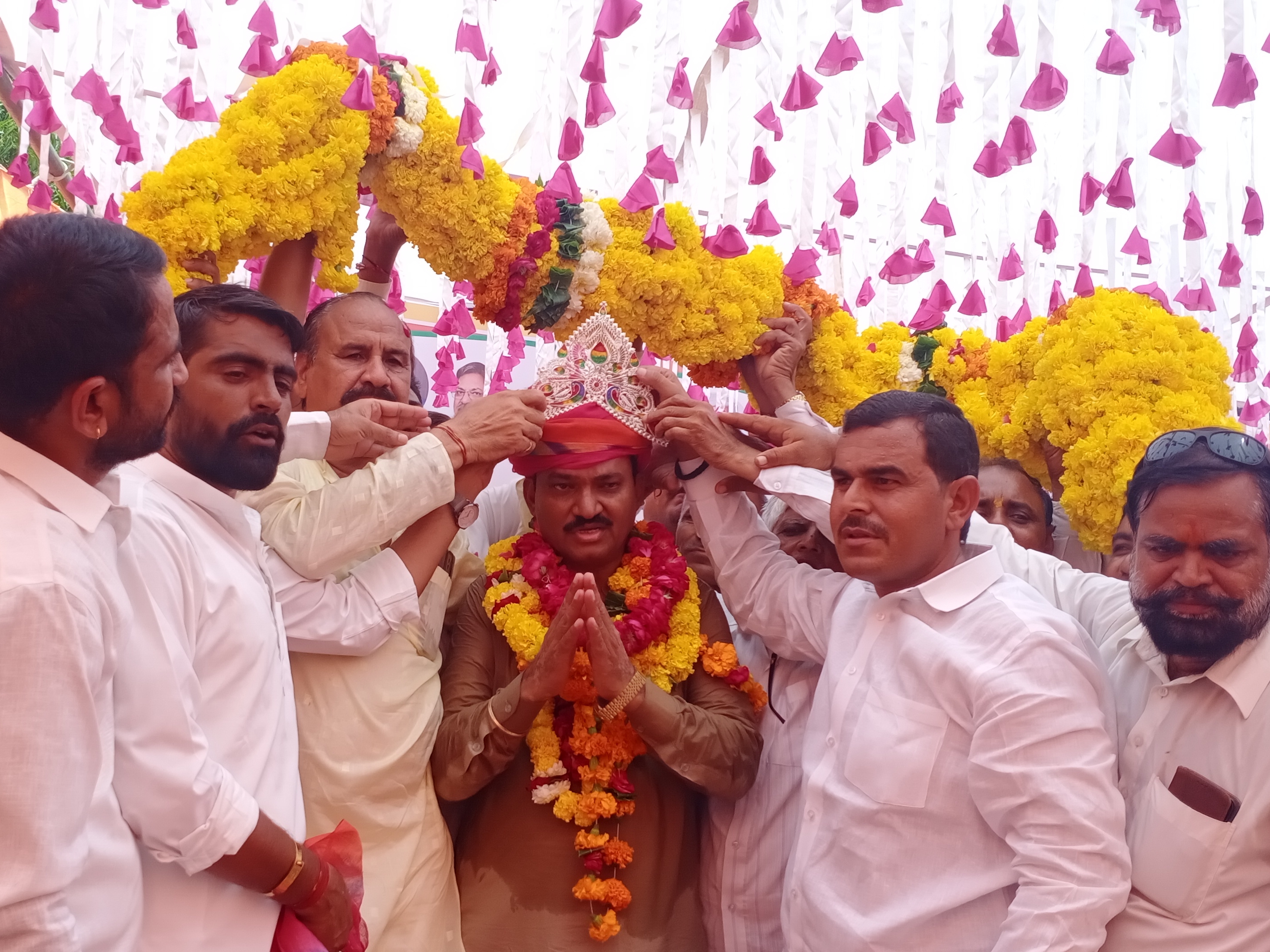 Demonstration of strength in Dudu Gaizi Shaileshwar Mahadev courtyard ...