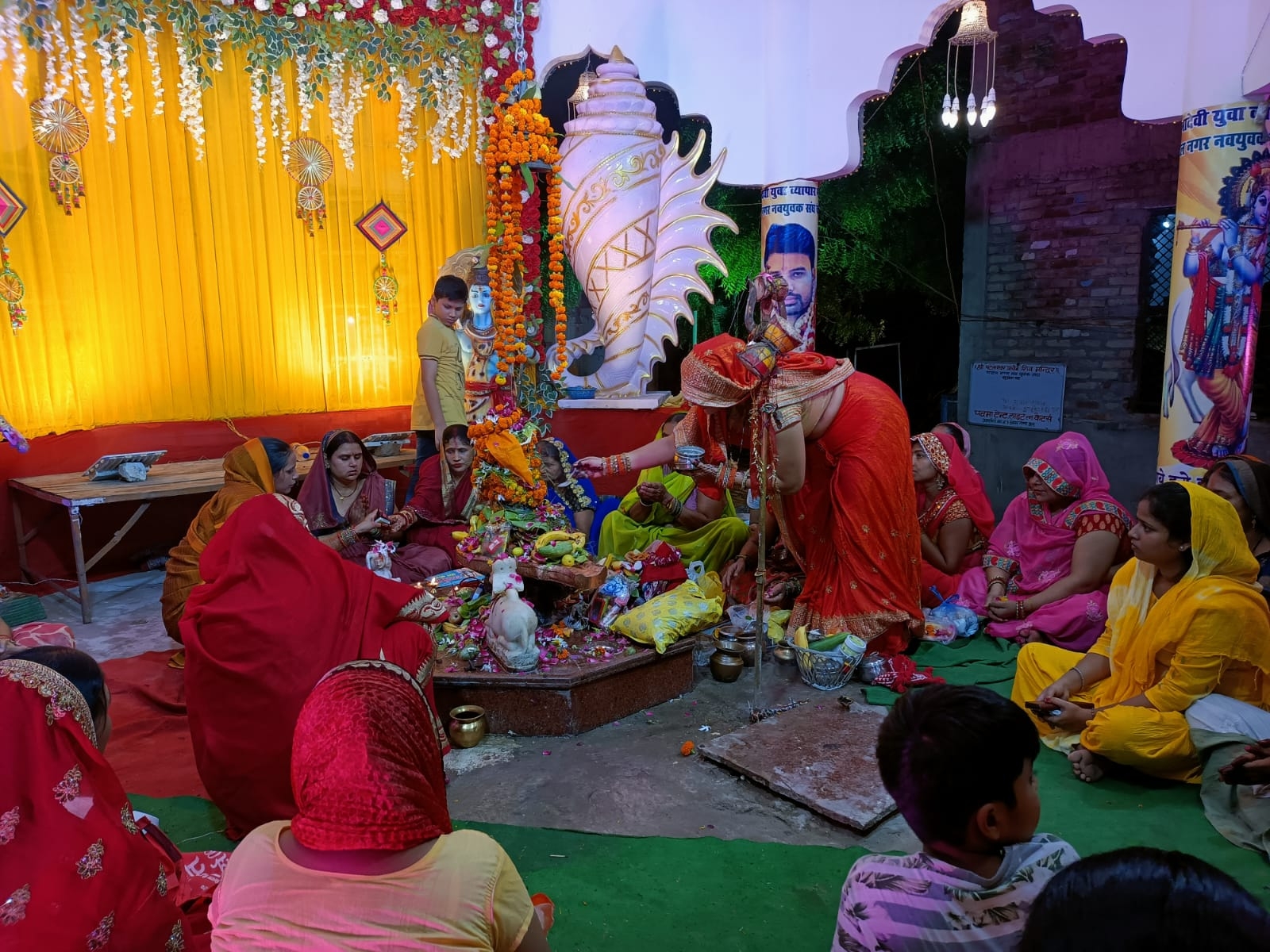 Crowds gathered for darshan in pagodas, devotees were stunned to hear ...