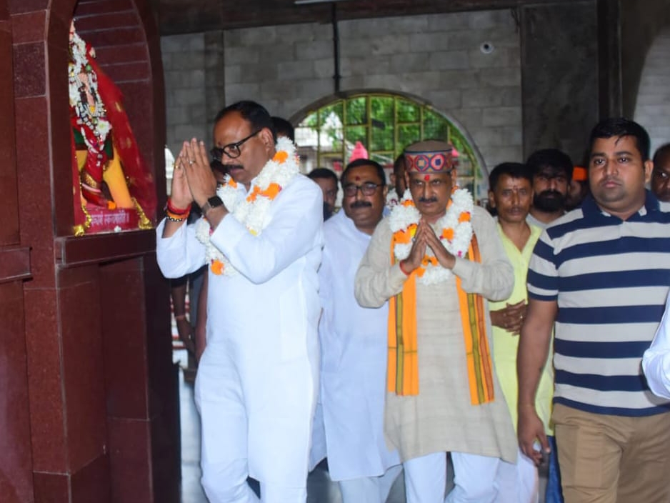 Heard problems after meeting people, took blessings of Pithadhishwar ...