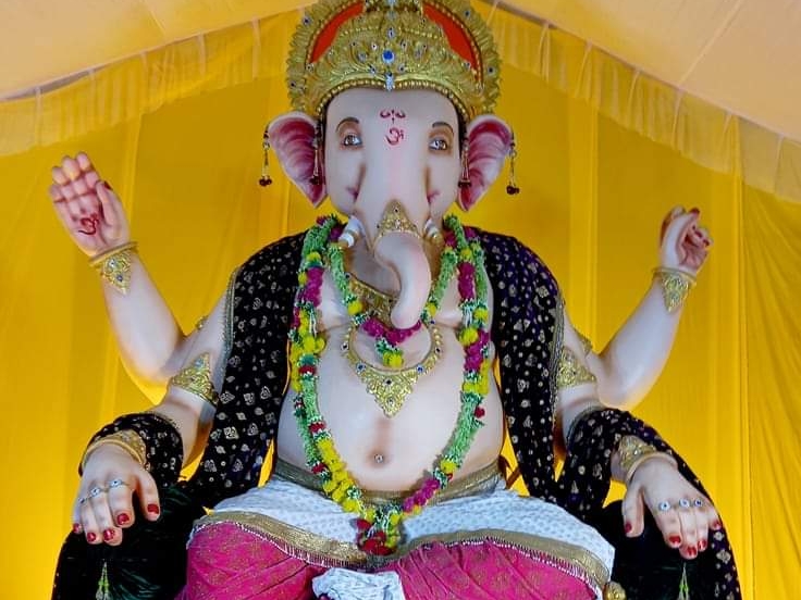 Ganesh pandal became the center of attraction, devotees came to visit ...