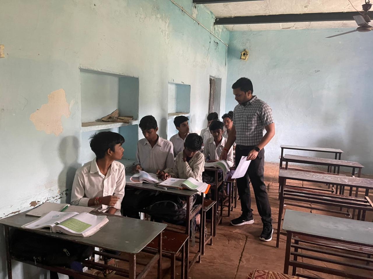 Inspected the schools of Gulabganj Tehsil, taught the children ...