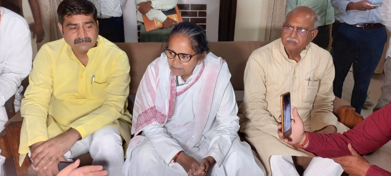 Minister of State, Gulab Devi, who reached Meerut, said there is no ...