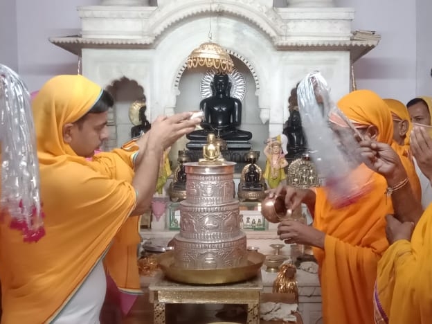 Jalabhishek of Shreeji in the Jain temple of Bakswaha on the day of ...