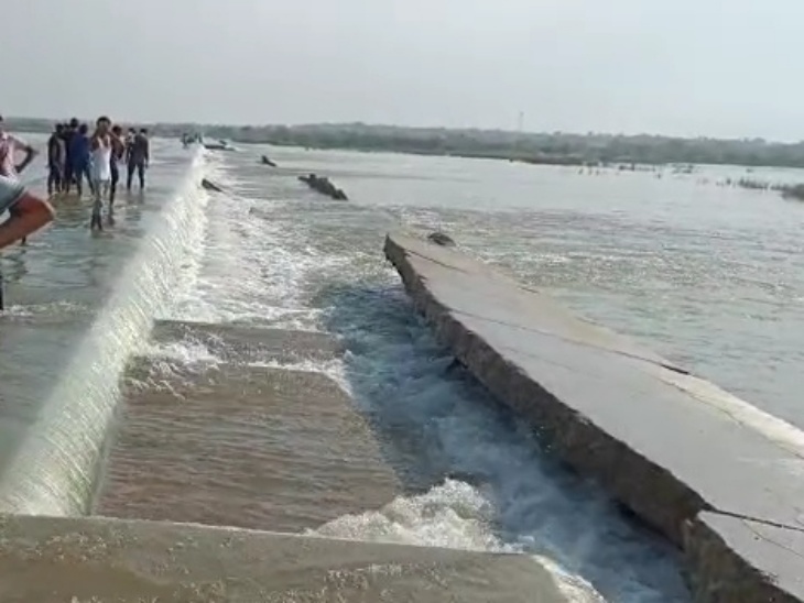 Damaged culvert over Banas river in Karauli district | करौली जिले में ...