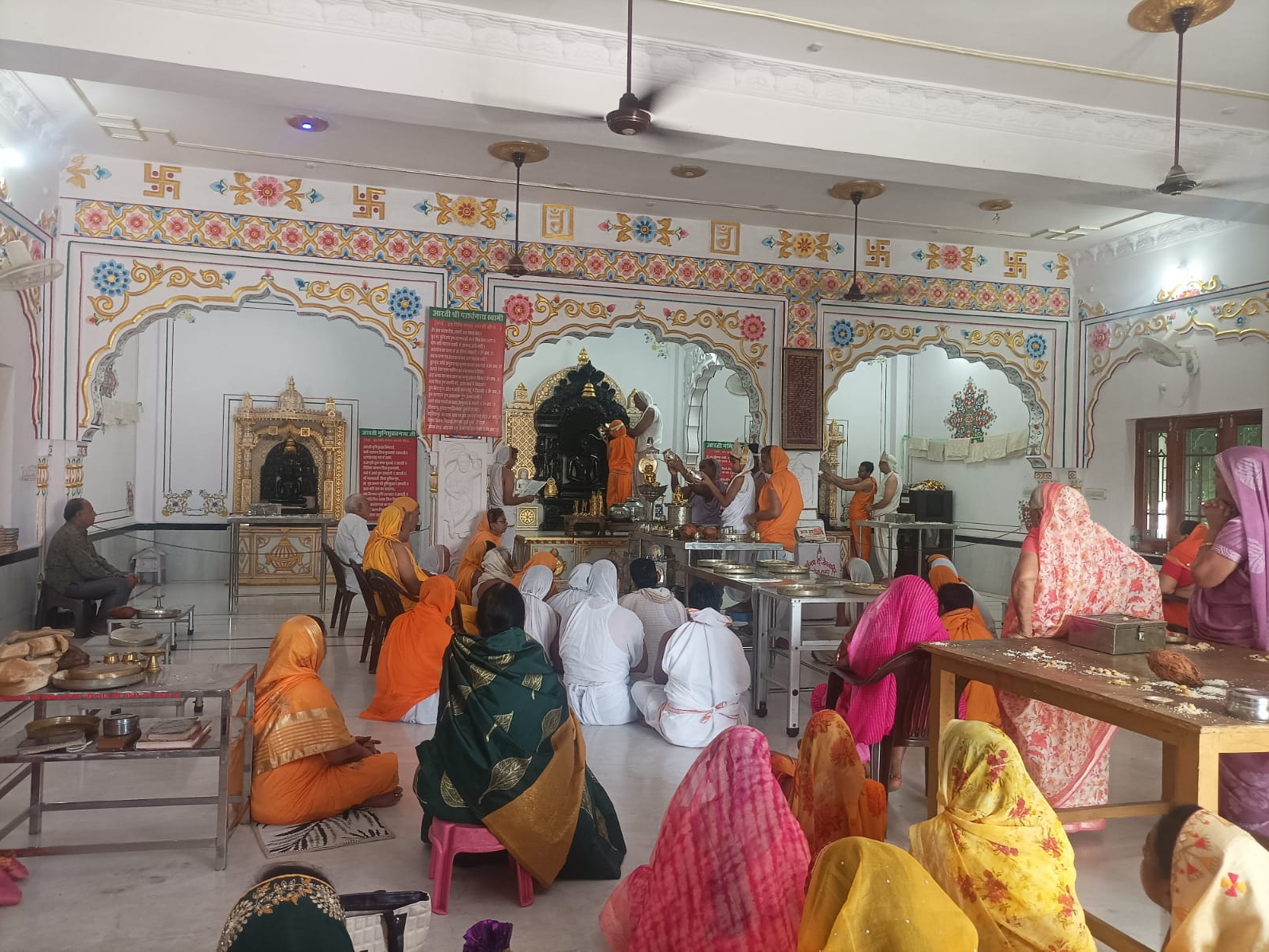 On the fifth day, worshiped the idols of God in Mahavir Mandir Devli ...