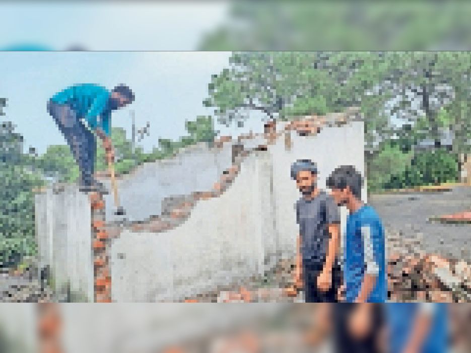 Mini secretariat to be built soon in Barsar | डिस्मेंटल का कार्य शुरू ...