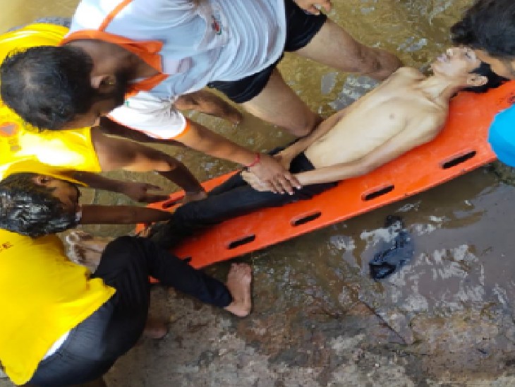 Drowned after jumping to take a bath, seeing drowning, the three ...
