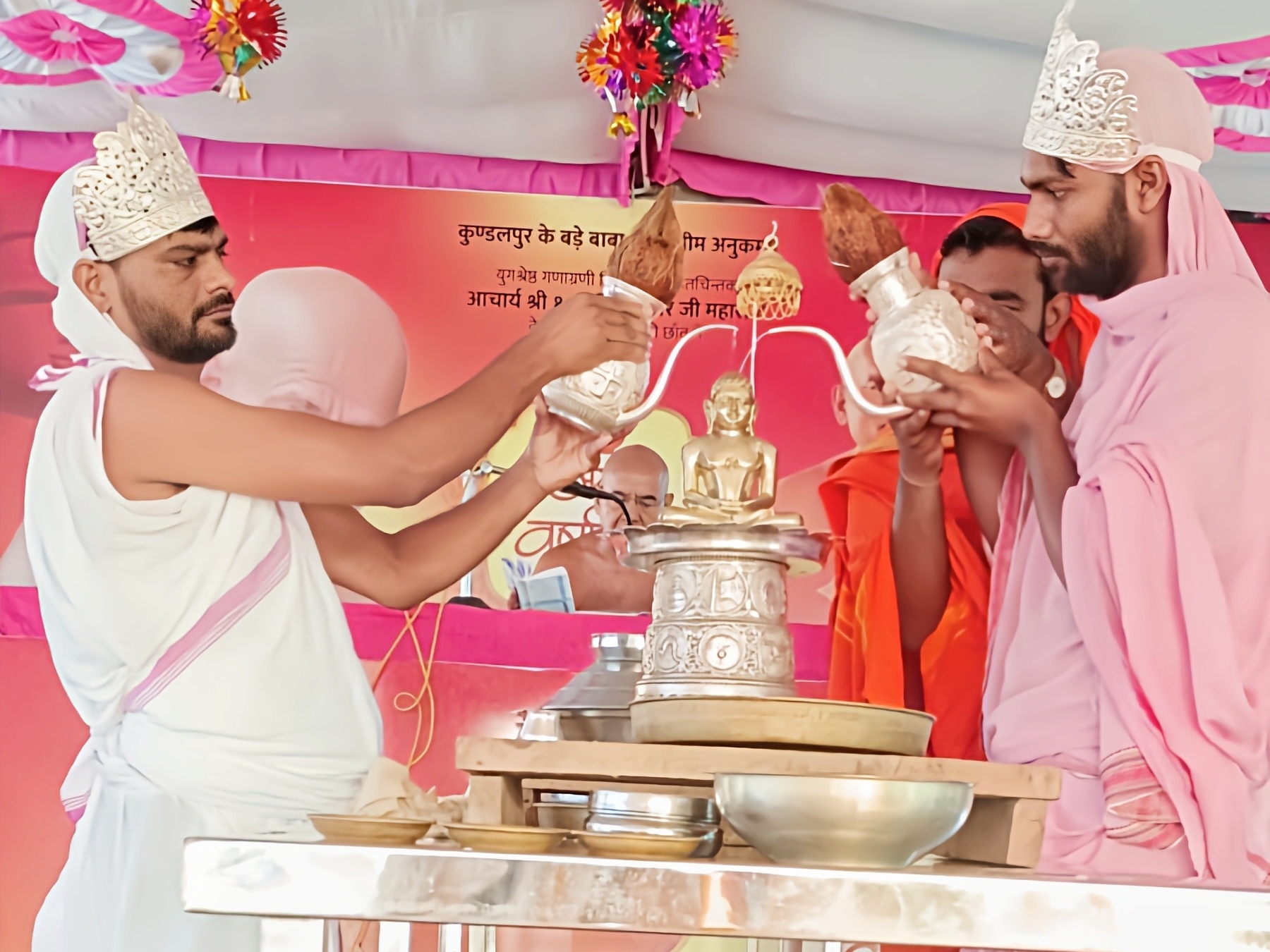 Munishree Prabhat Sagar said - Teaches to give up greed, the best ...