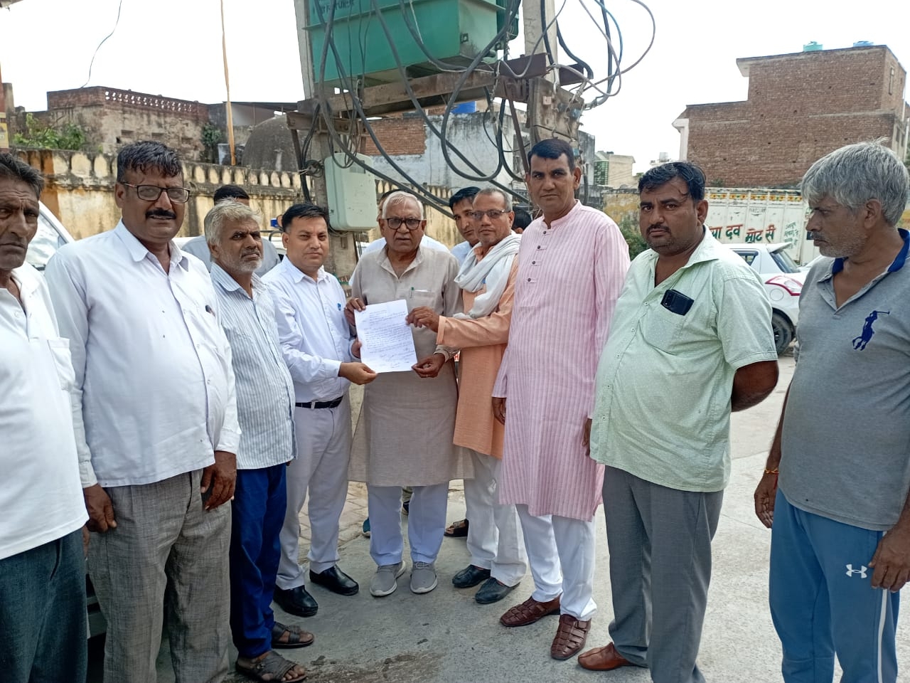 People from several villages met Minister OP Yadav in Narnaul; reported ...