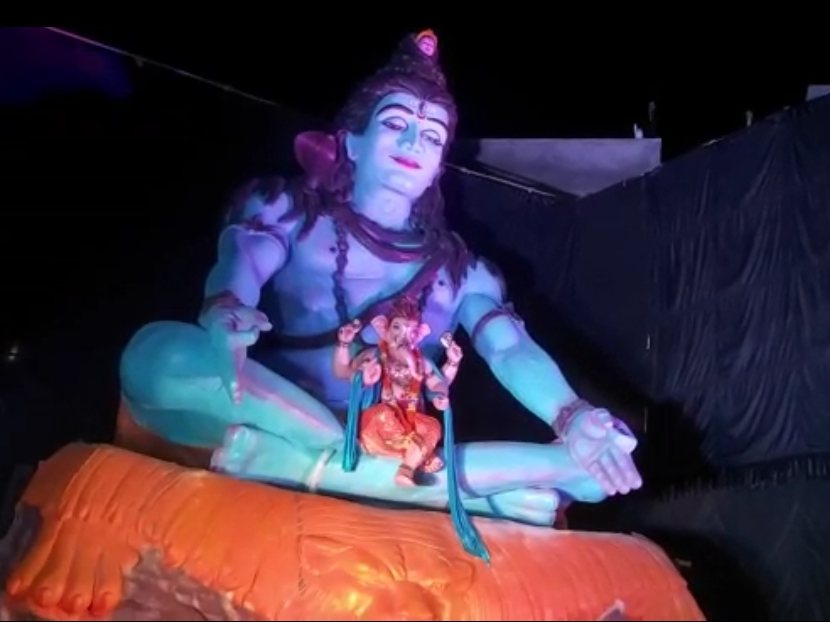 Artists of Mumbai prepared the first statue of Nimar, became the center ...