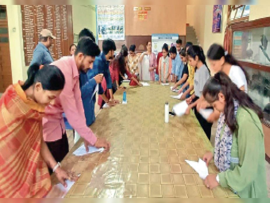 Making paper re-use paper is an eco-friendly process - Dr. Lion ...