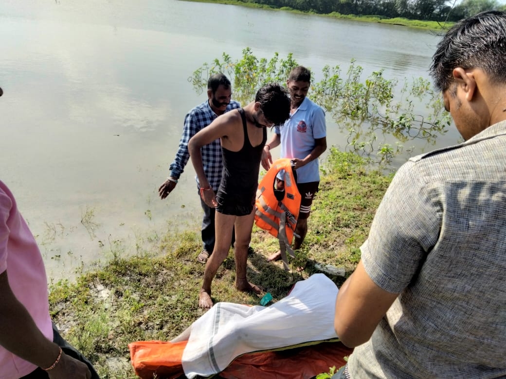 On the second day - the rescue was carried out to find the dead body ...