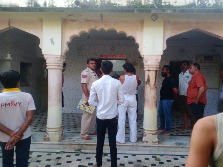 rajasthan barmer samdari Broken in donation box, stole 7 tola silver ...