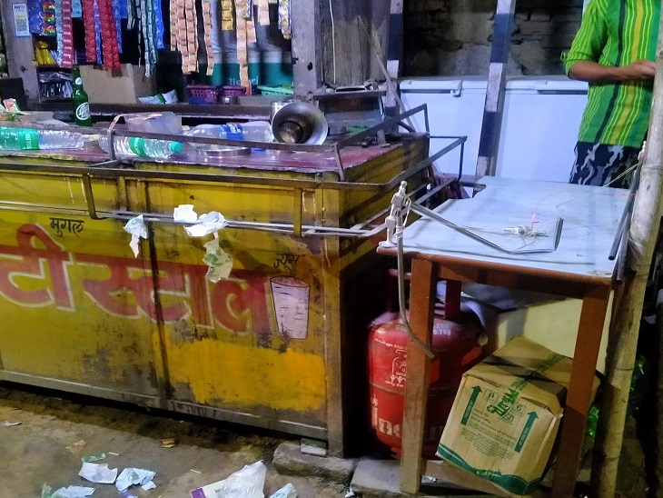 Ambulance driver and friends beat up the operator, ran away with money ...