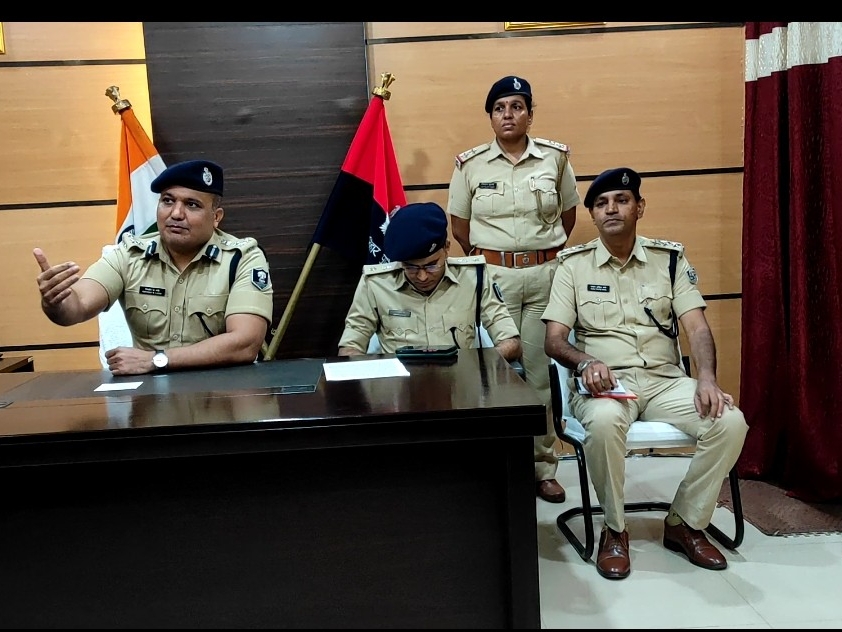 Revealed in DSP call girl viral video case, DIG Shivdeep Lande gave ...