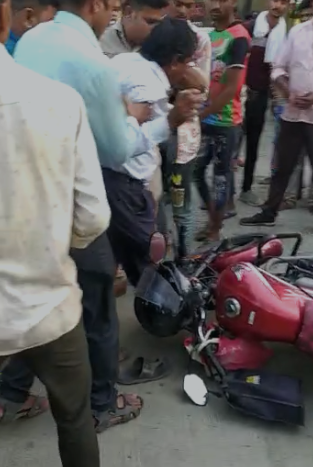 After the collision of two vehicles, the driver was beaten up, bus ...