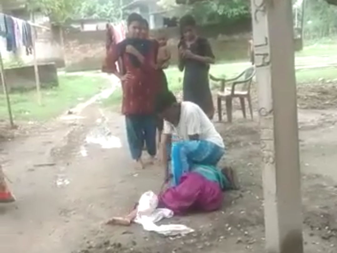 Father In Law Strangled Her To The Ground Mother In Law Kept Beating