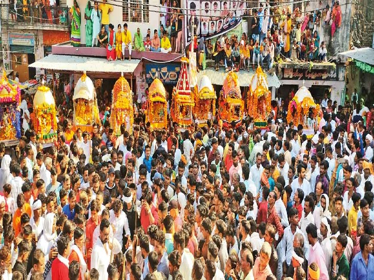 Glimpses of Mini Vrindavan in Magrauni - The planes of 14 temples came ...