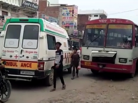 Long jam due to buses parked on GT Road, ADM inspected on the complaint of the chairman | बस ...