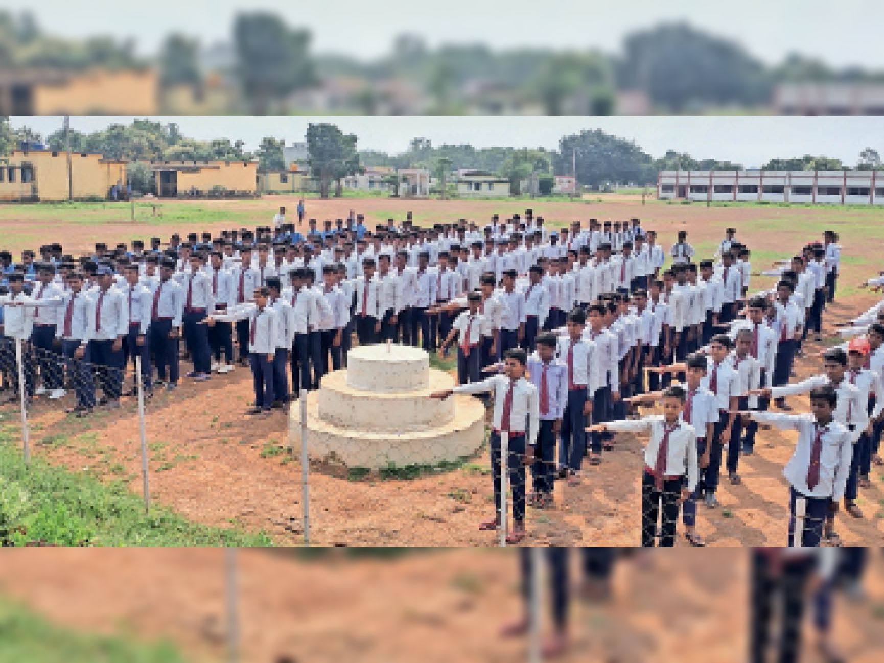 Pledge to keep cleanliness administered to children and teachers ...