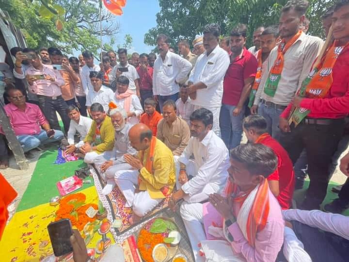 Foundation stone of Mahuar to Hatwa Keshavpur and Dadwa Tiwari to ...