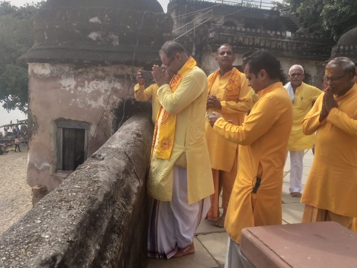 Dr. Chinmaya Pandya said – He who knows how to give, is the deity ...