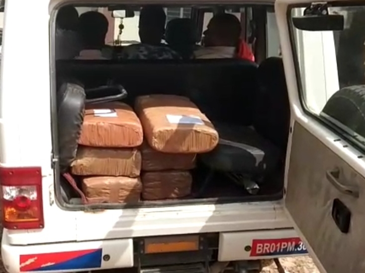Smuggler arrested with 59 KG ganja in Madhubani | मधुबनी में 59 KG ...