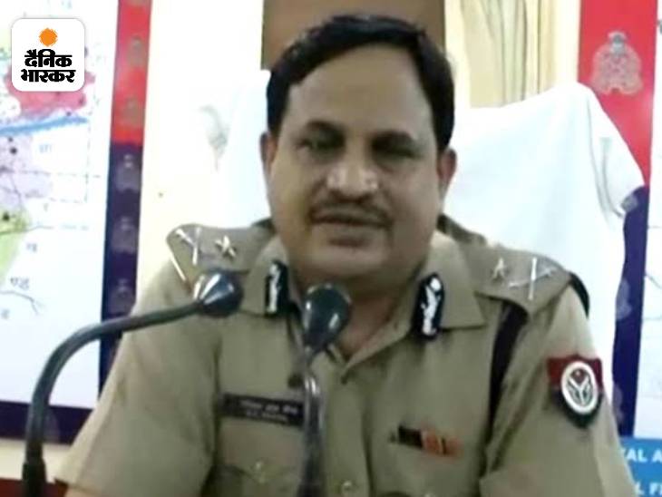 Send the names of IPS officers who have served 30 years including the ...