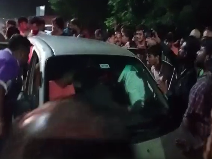 Dispute over betel money, fight, ruckus, then left | सब इंस्पेक्टर सहित ...